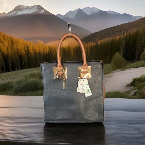 Alyssa | Bags | Alyssa Black Vegan Leather Large Tote Bag Crossbody ...